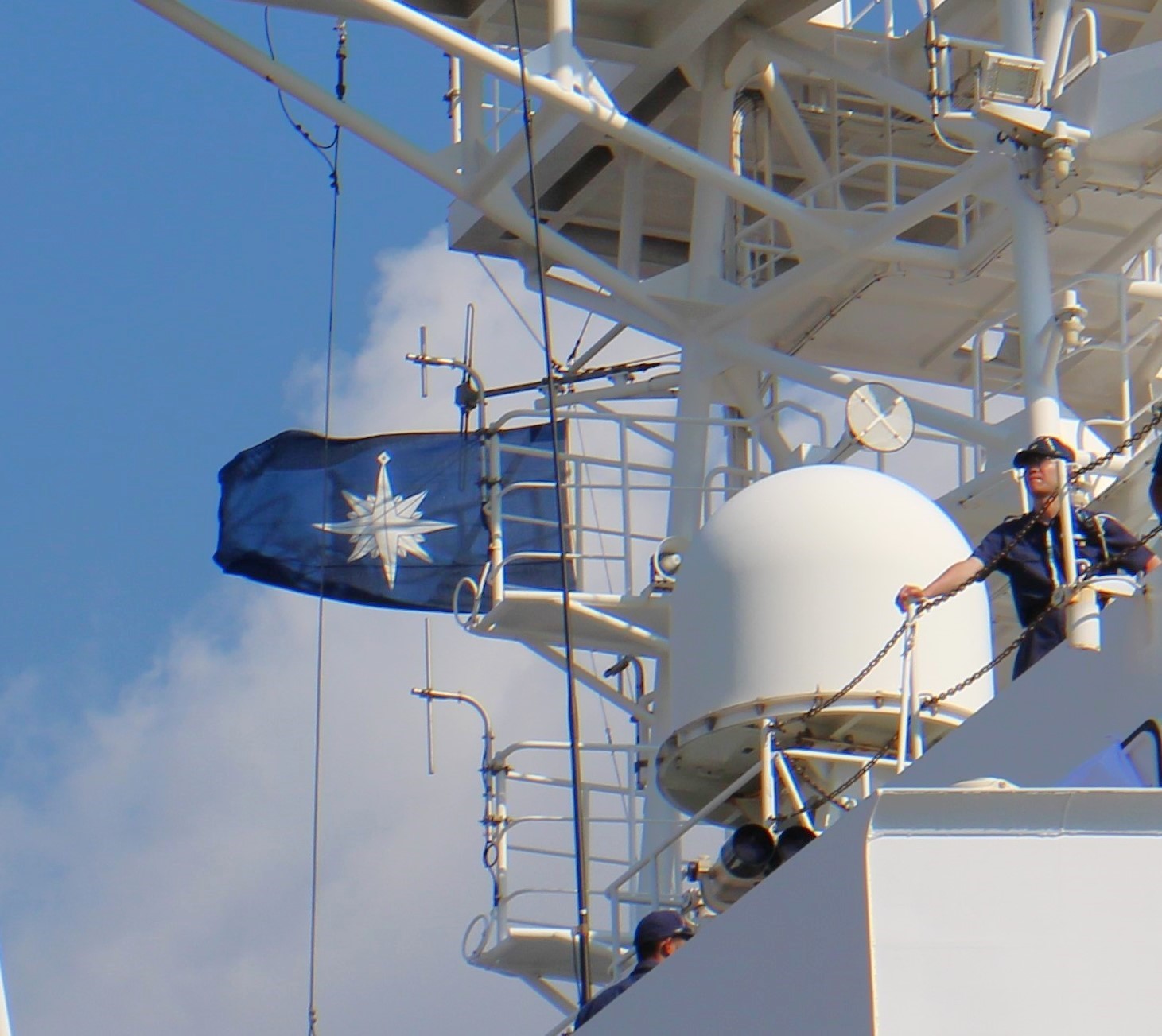 大久保武雄 初代長官と海上保安庁旗 | 巡視船を見に行こう！.com